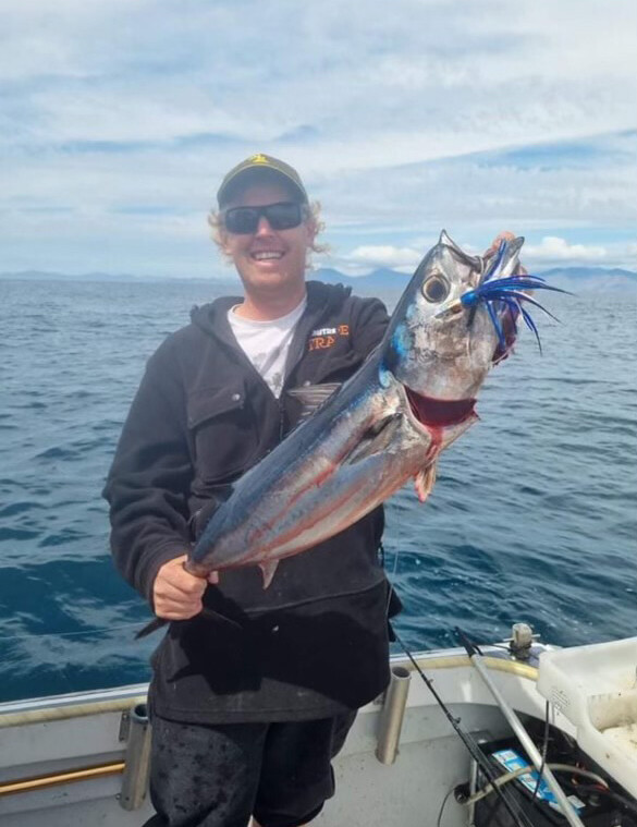 MagBay Ultimate Tuna Feathers 6″ Alabacore, Tuna, and Mahi Weapons | eBay