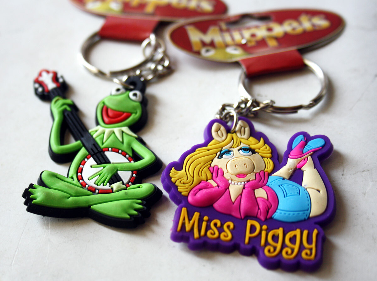 2X RARE 2007 AUTHENTIC MUPPETS KERMIT & MISS PIGGY VINYL KEY CHAIN ...