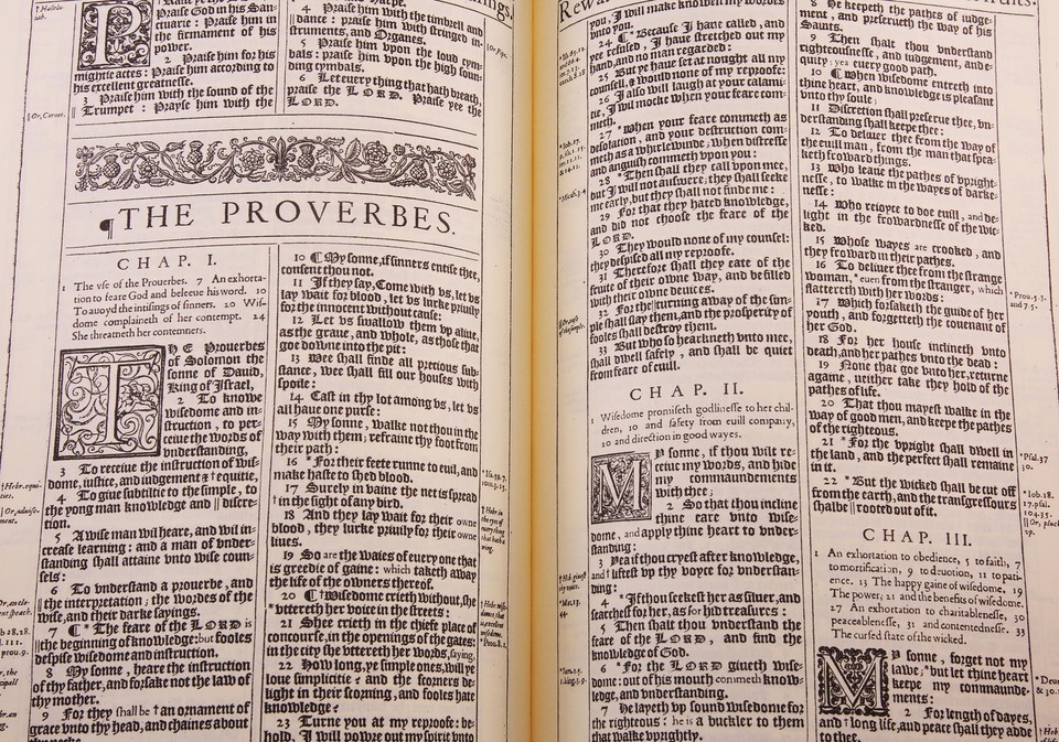 The Holy Bible: 1611 King James Version Reduced-Size by The by The ...