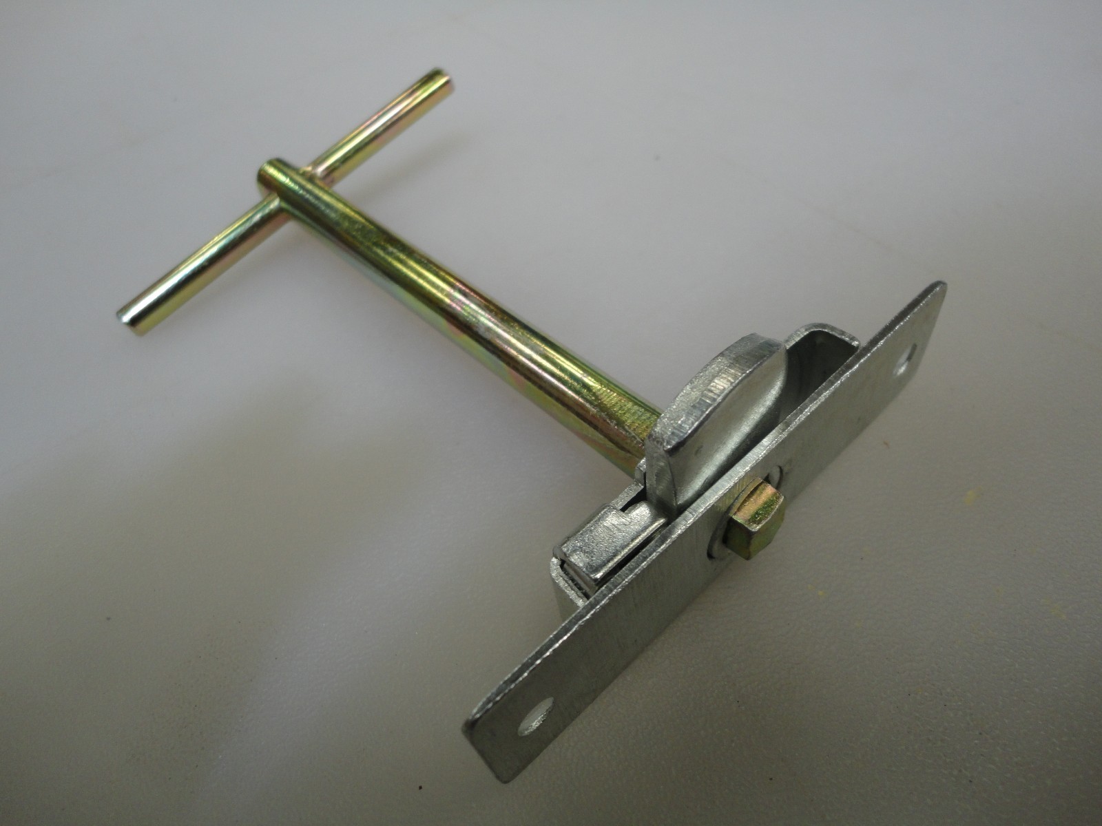 ZINC PLATED RIM BUDGET LOCK + TEE/T KEY Loft Catch Latch Catering Van ...