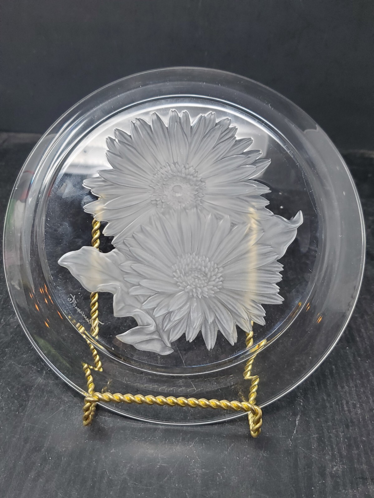 Vinardi Crystal T Yamamoto Flower of the Month September Daisy Marigold ...