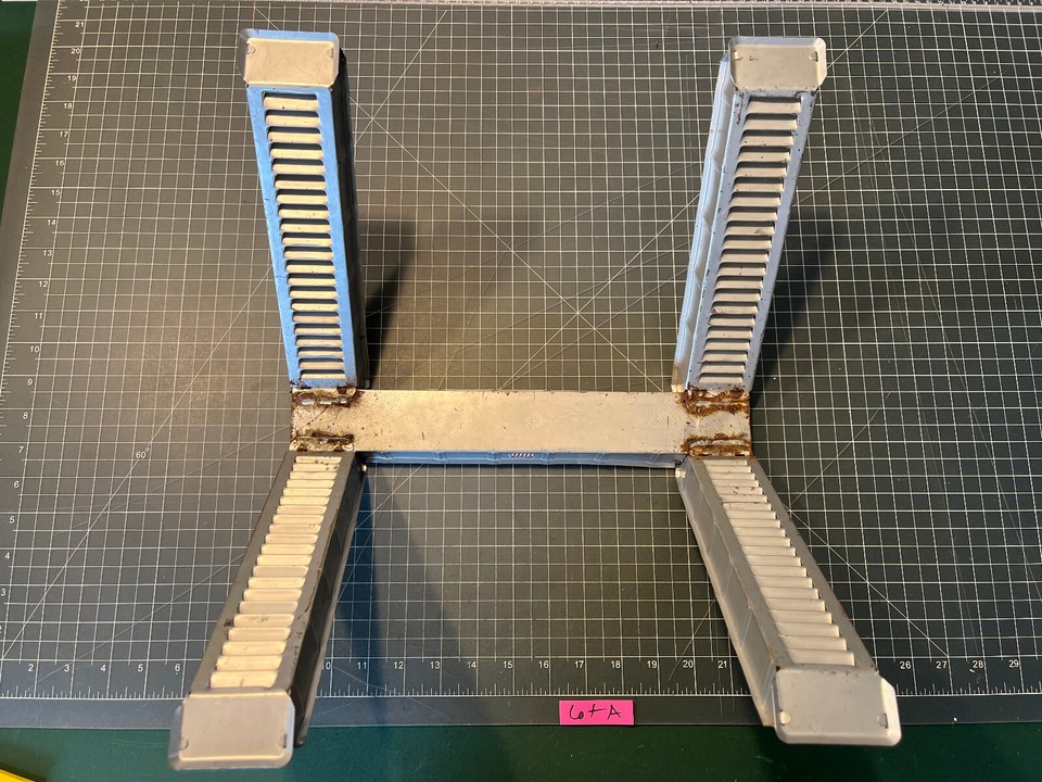 Marx O Train Silver Metal UP OVERHEAD WALKING FOOT PEDESTRIAN BRIDGE ...