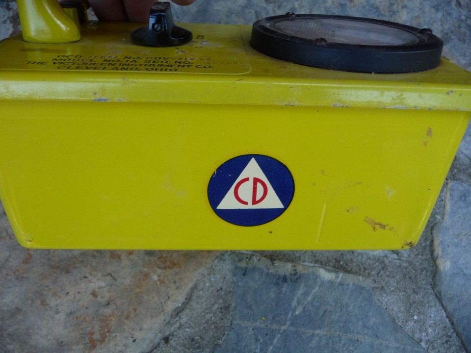 VINTAGE CIVIL DEFENSE VICTOREEN CDV-715 METER GEIGER COUNTER RADIATION ...