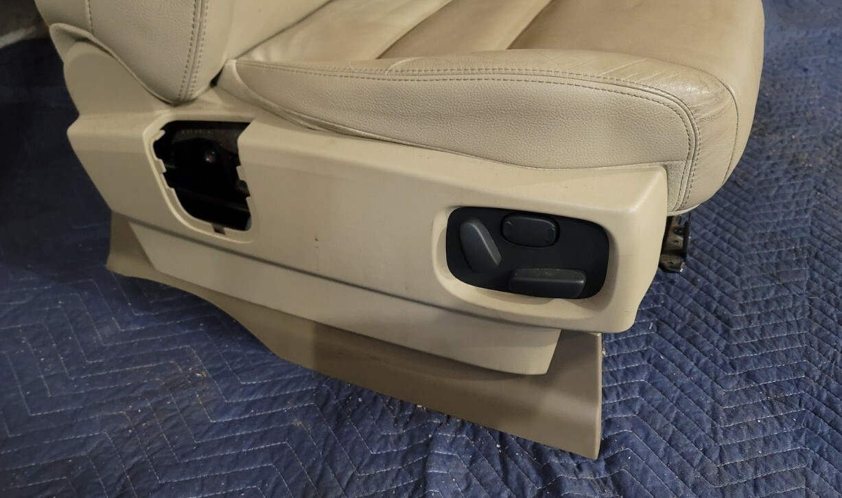 Range Rover Sport L320 10-13 Front Right & Left Seats Driver & RH Side ...