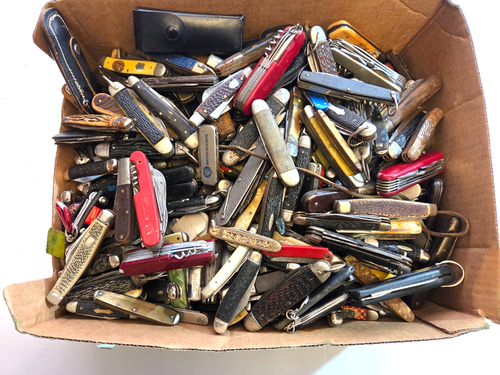 Lot of 25 Vintage Pocket Knives - all different types and conditions ...
