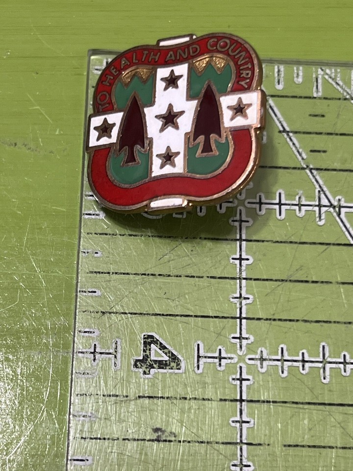 US Army 33rd Field Hospital Medical Unit DUI Military Pin | eBay