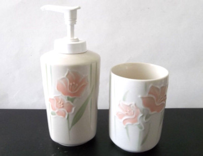 Vintage Saturday Knight, Pink Floral, Lotion/Soap Dispenser & Matching ...