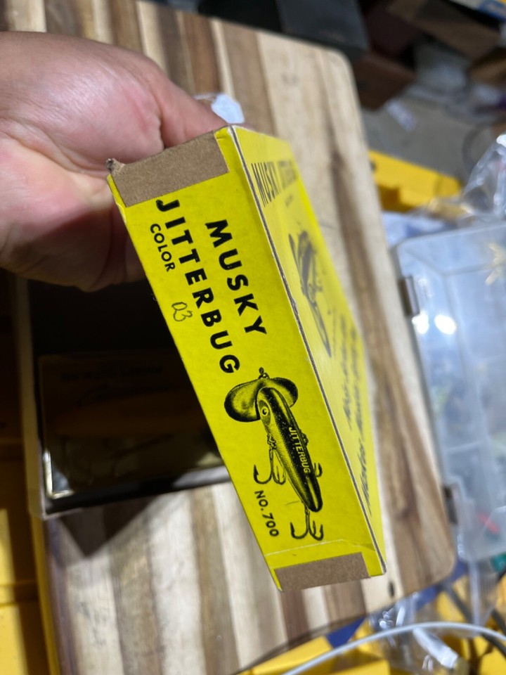 Vintage Musky Jitterbug fishing lure and rare box (23988) | eBay