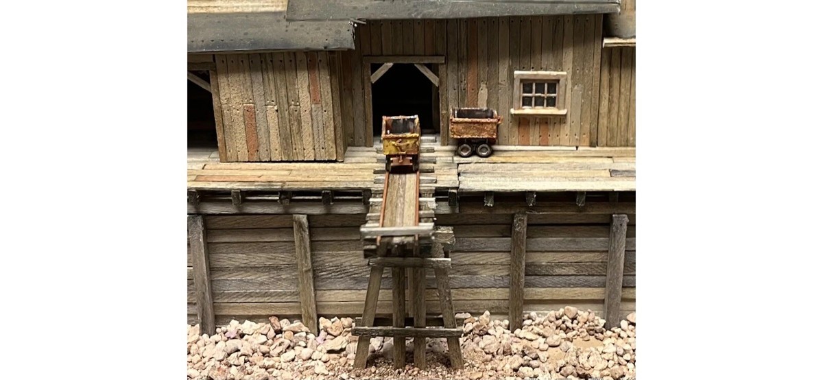 G Scale Mining Structures