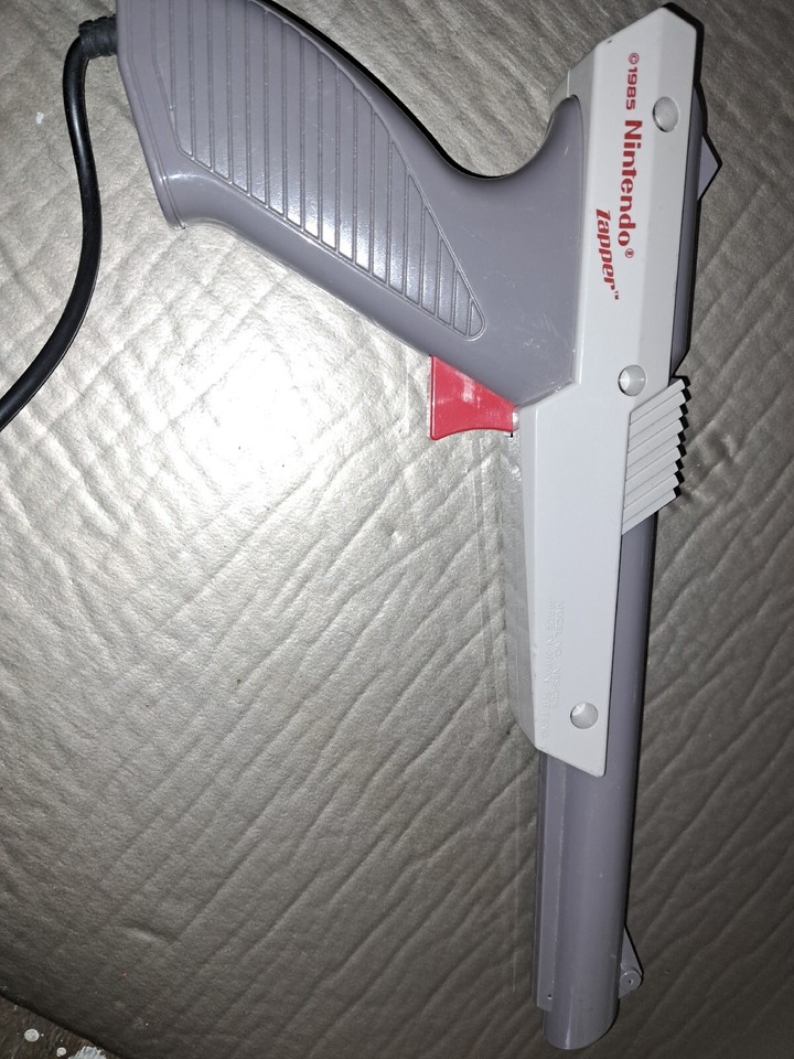 Og Original Nintendo NES Zapper Light Gun | NES-005 | Red | Nintendo ...