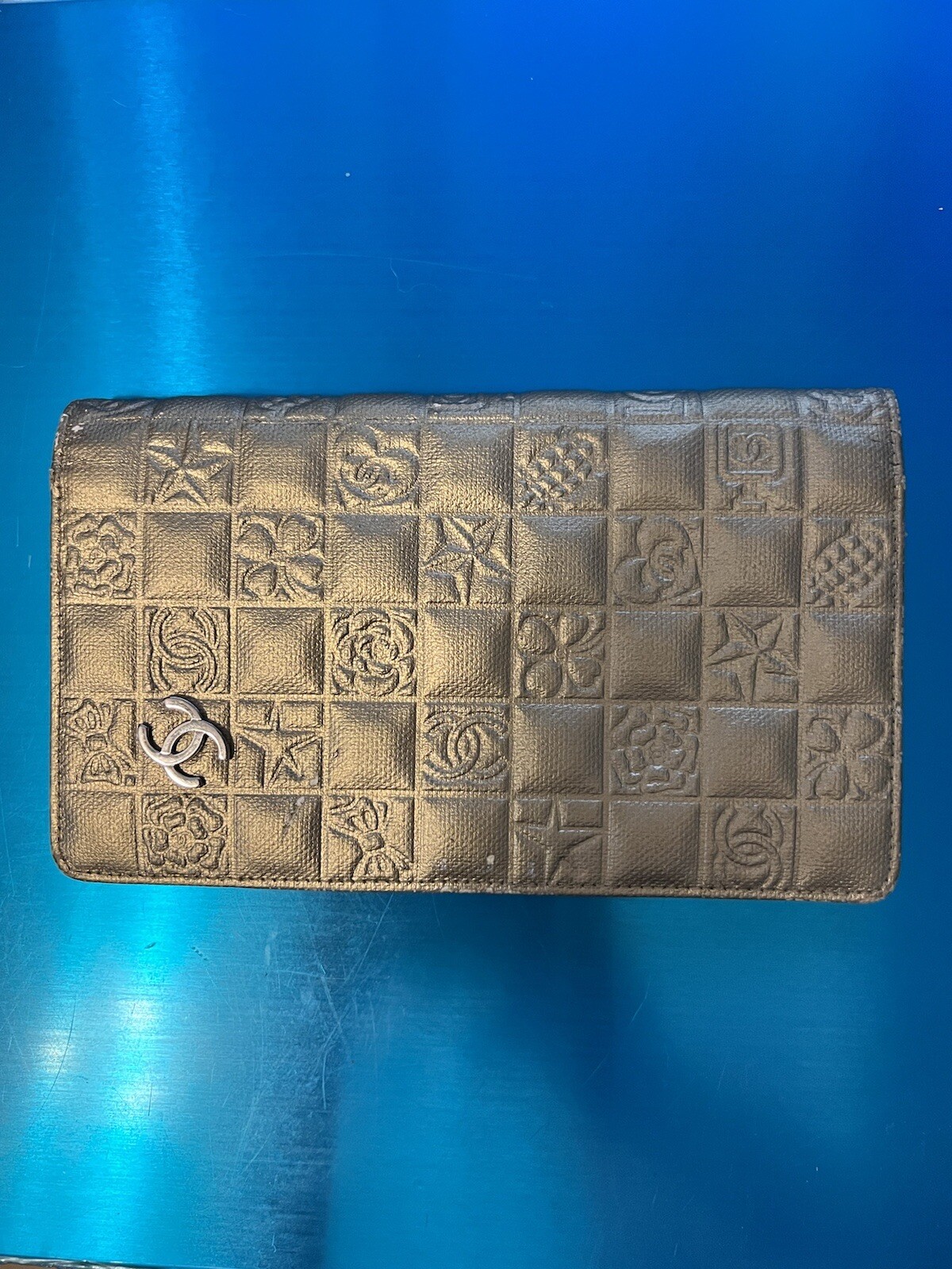 chanel bifold wallet gold icon series - Gem