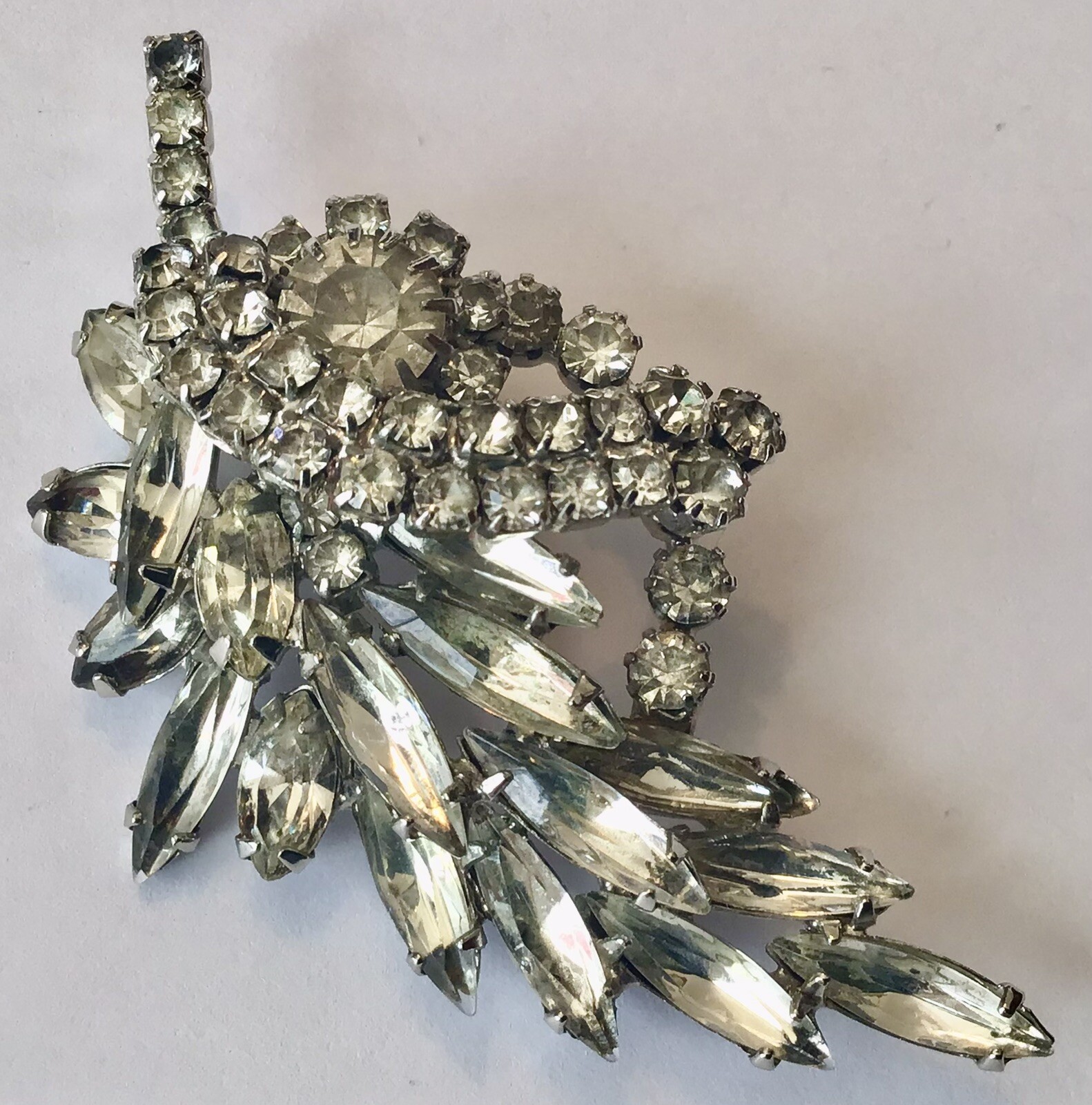 VINTAGE JULIANA CLEAR NAVETTE RHINESTONE BROOCH - Gem