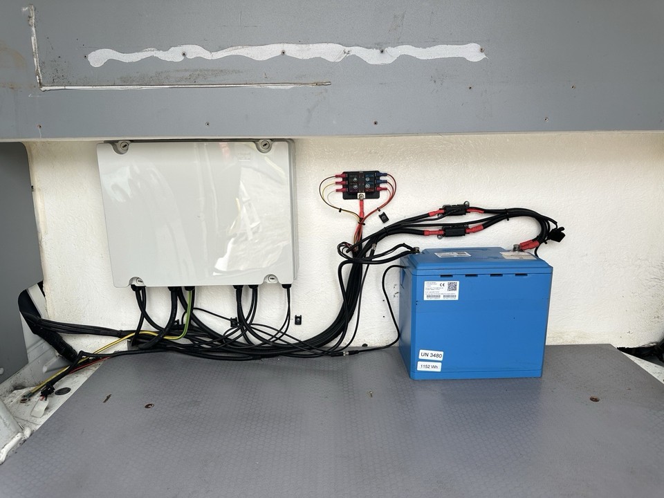 Victron 150w Solar Panel Kit + SMART battery Camper Van Caravan Boat ...