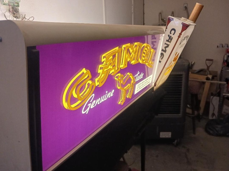 Vintage Camel Cigarettes illuminated store display (counter/back-bar ...