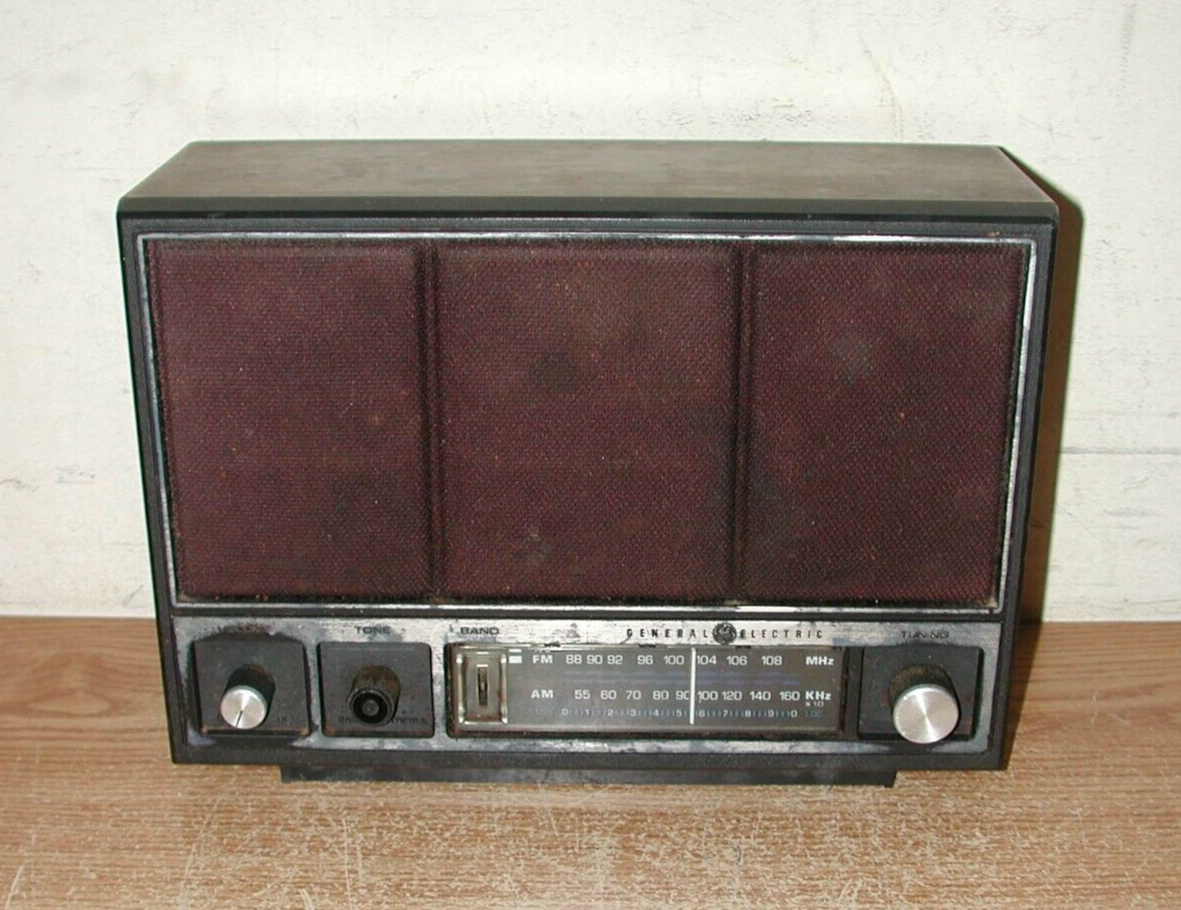 VINTAGE GENERAL ELECTRIC AM/FM DESK RADIO MODEL 7-4140A | eBay