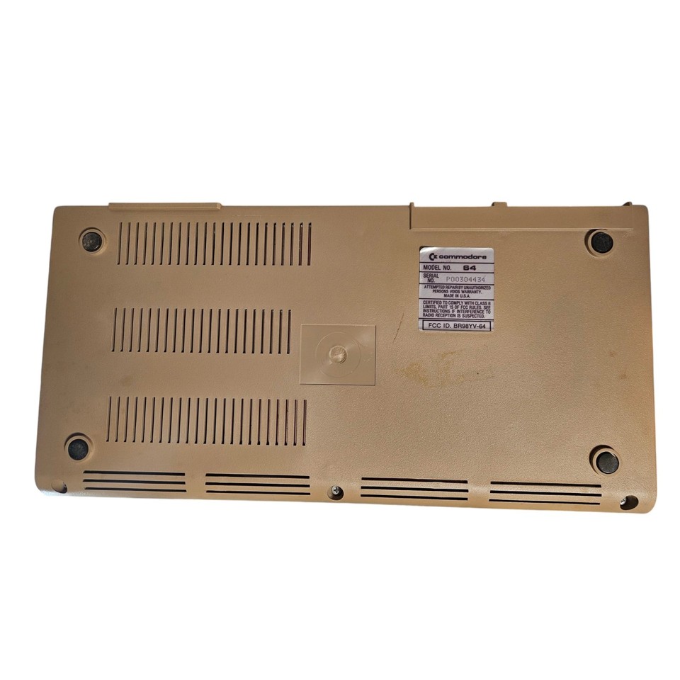 Clean Commodore 64 tested&works cords, TVGame Switch ,Cards SN matches ...