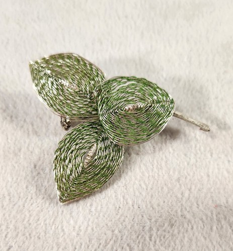 Vintage Wire Wrap 3 Leaf Brooch Silver Tone and Green Metal Textured ...