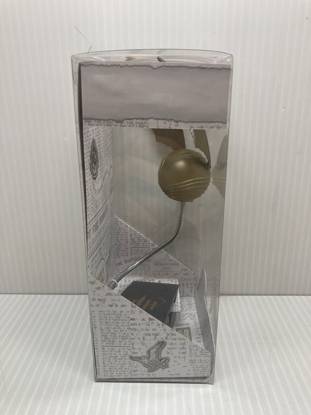 Harry Potter Golden Snitch Lumi Clip Light LED Book Light Reading ...