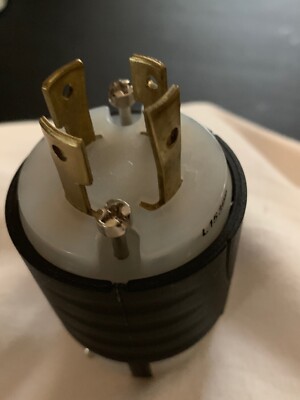 NEW PASS & SEYMOUR L1530p TURN LOCK CONNECTOR 30 AMP 250 V 30 four plug ...