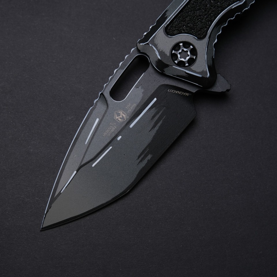 Heretic Knives Medusa Cel Shaded - Grey Shading / MagnaCut Tanto Blade ...