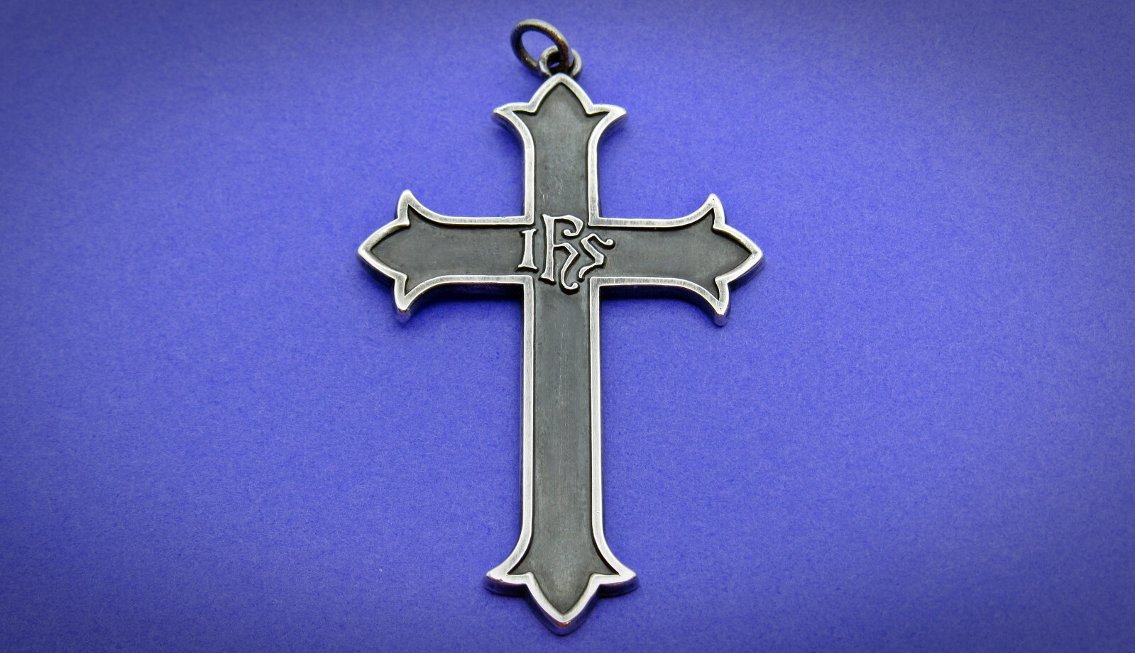 Retired JAMES AVERY IHS Cross Pendant Sterling Silver - Gem