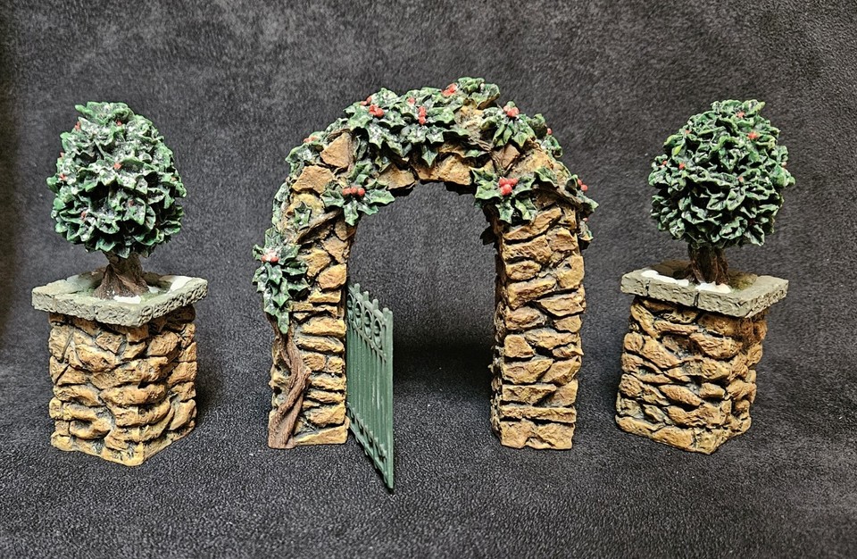 🎅 Dept 56 STONE CORNER POSTS w/ HOLLY TREE and STONE ARCHWAY 3 Piece ...