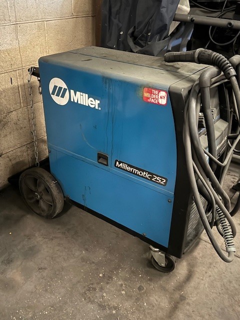 Miller 252 Welding Machine | eBay