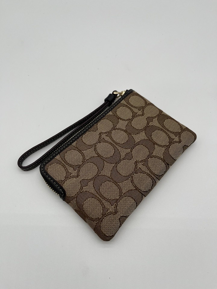 COACH Outline Signature Corner Zip Wristlet - Khaki / Brown - F58033 | eBay
