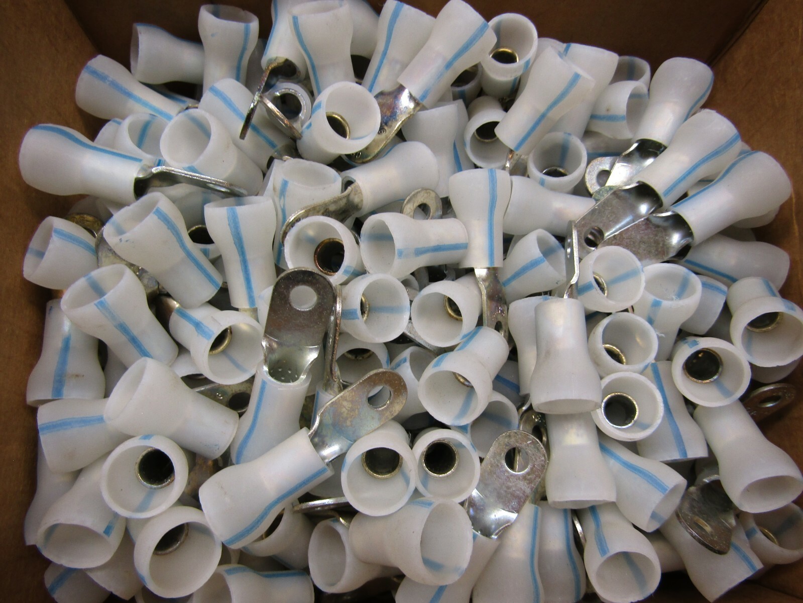 AMP Plasti Grip Terminal Size 6 Hole:3/16" Lot of 500! | eBay