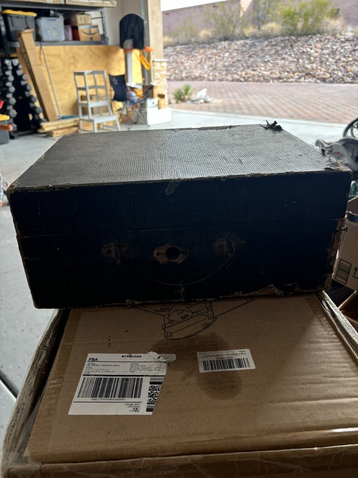Vintage Antique Victrola Suitcase Record Player Hand Crank Portable ...