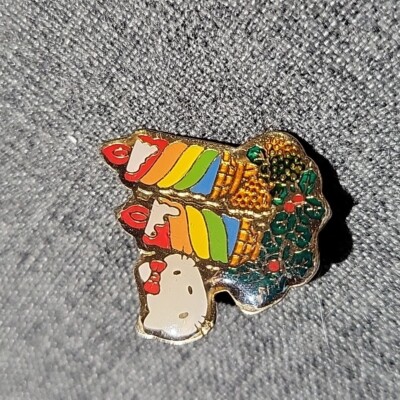 Vintage Hello Kitty Noël Pin, rainbow christmas candles Holly, jewelery ...