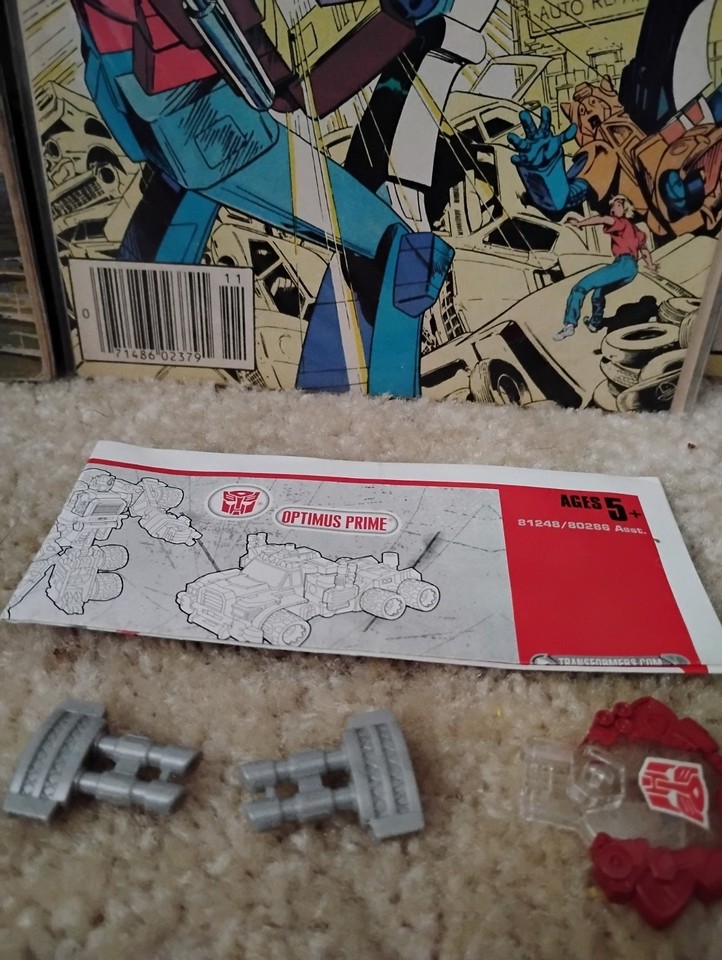 Hasbro Transformers Cybertron Deluxe Optimus Prime Primus Unleashed ...