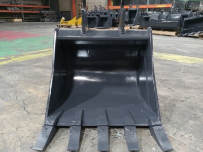 24 Inch Excavator Bucket Fits Kubota KX033 Quick Attach by USA ...