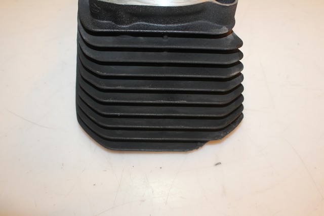 Harley Davidson Sportster 883 Black Cylinders Pistons and Rings 04 to ...