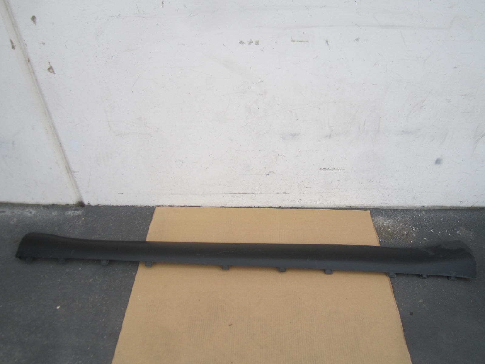 Tesla Model Y Right Side Lower Rocker Cover 2020 1497740-00-a for sale ...