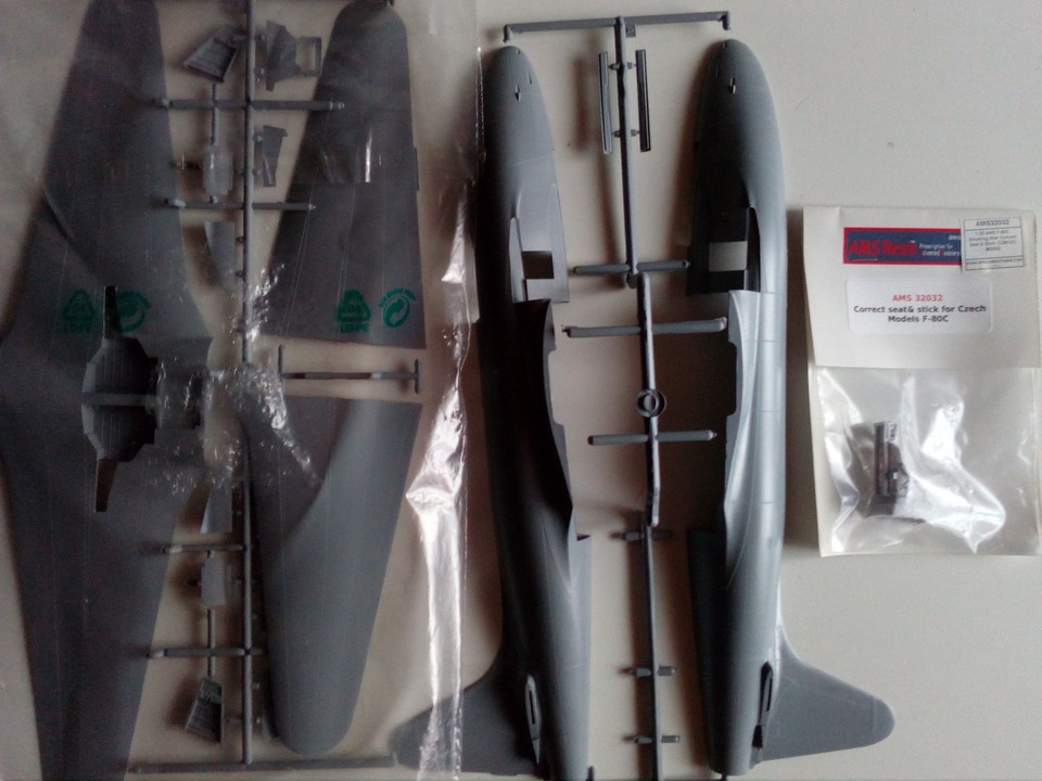 Czech Model F-80C Shooting Star 1:32 scale plastic model kit w extra ...