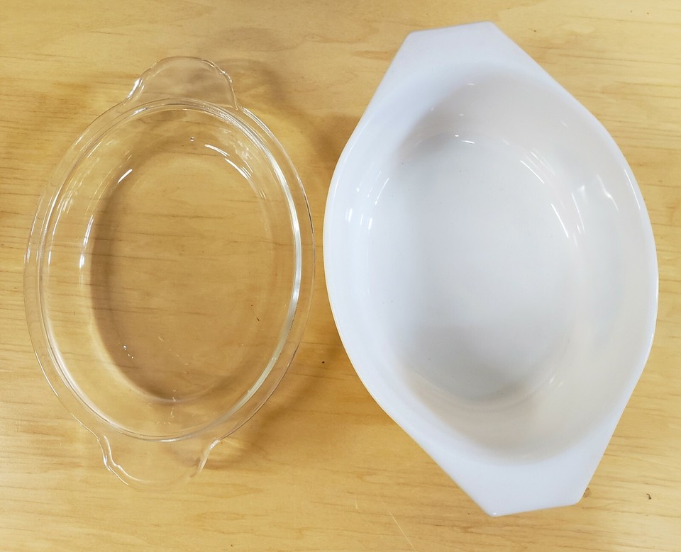 Vintage Pyrex 043 1-1/2 QT Casserole Pan w/Lid. Pale Yellow w/ Gold ...