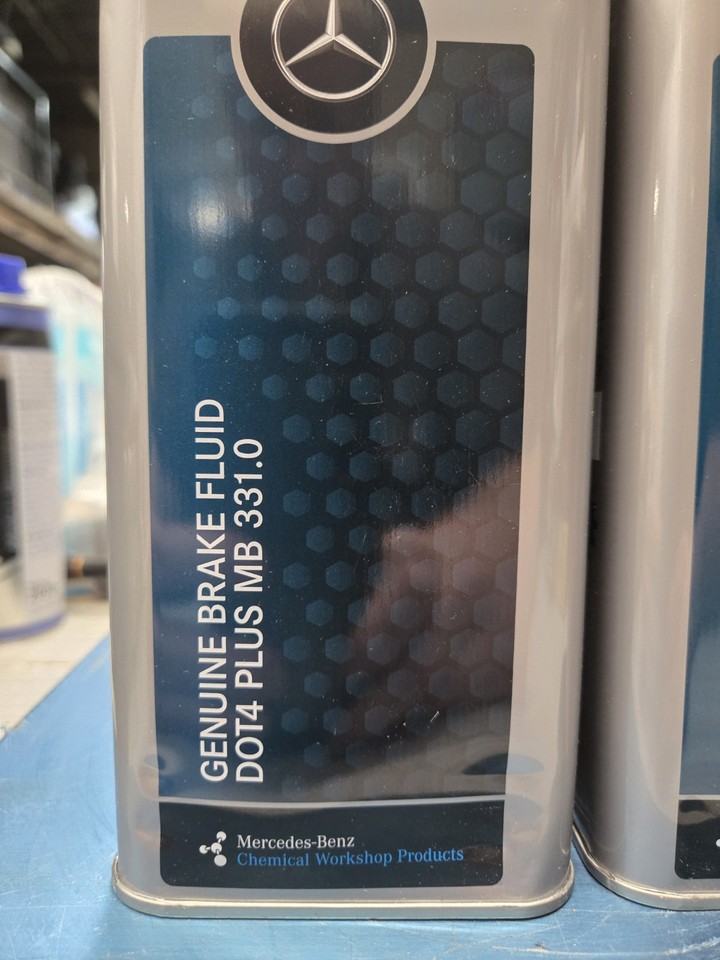 Mercedes-Benz DOT4 Plus Brake Fluid MB 331.0- 1L Bottles- PACK OF 2 | eBay