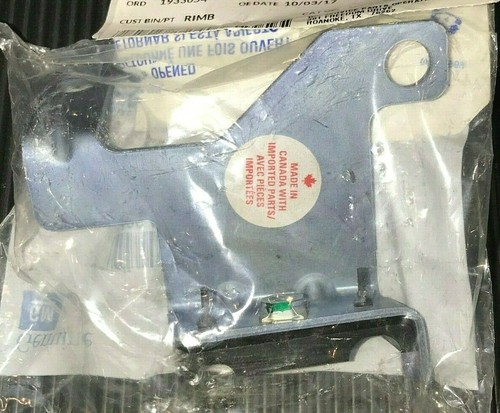 GENUINE GM FUEL FEED PIPE BRACKET ASSEMBLY OEM 12644913 | eBay