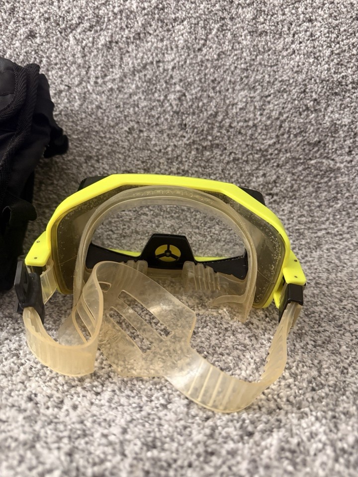 Scubapro Vintage Tempered Glass Wrap-Around Yellow Scuba Goggles W ...