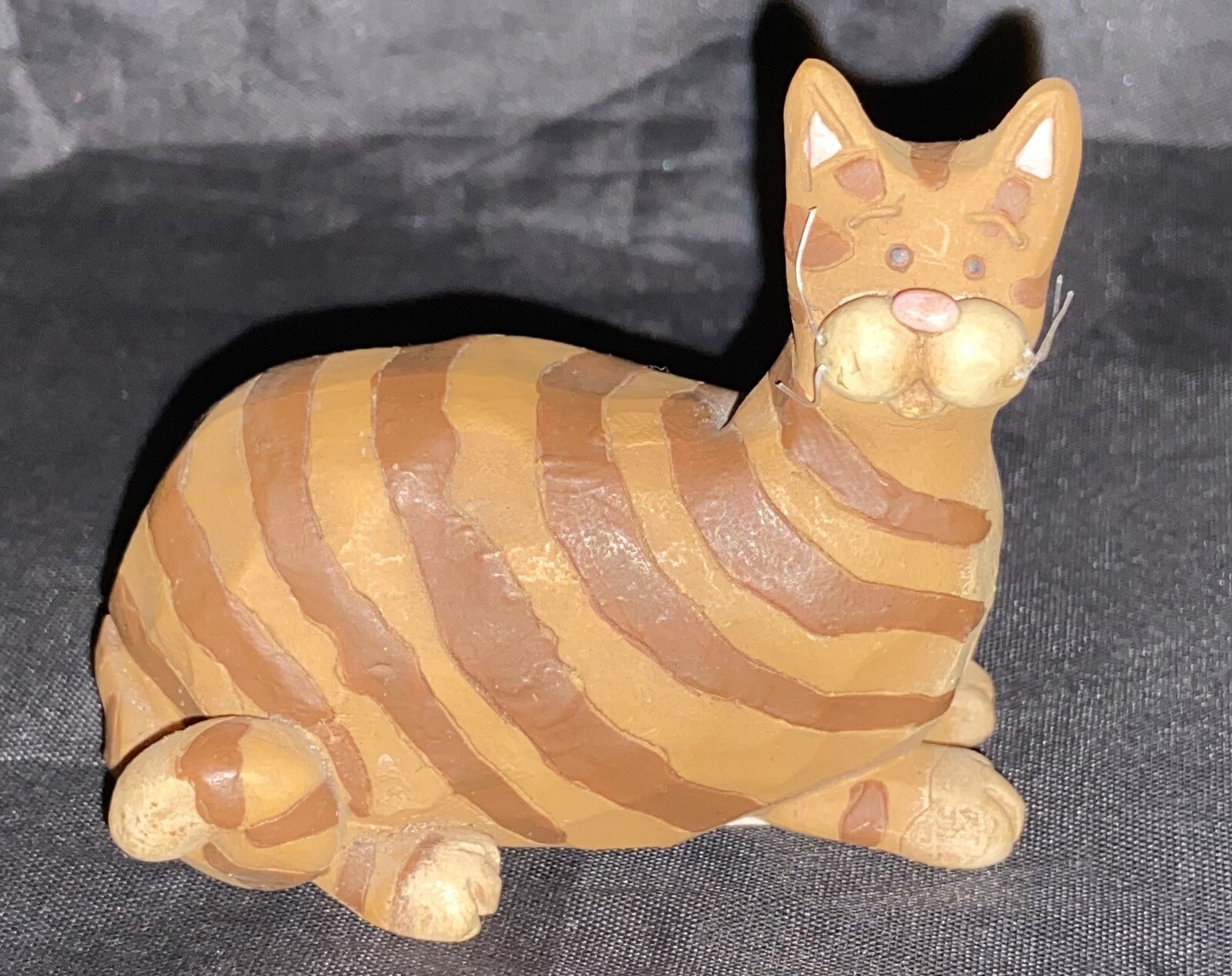Blossom Bucket Tabby Striped Cat Figurine Signed Suzi Skoglund | eBay