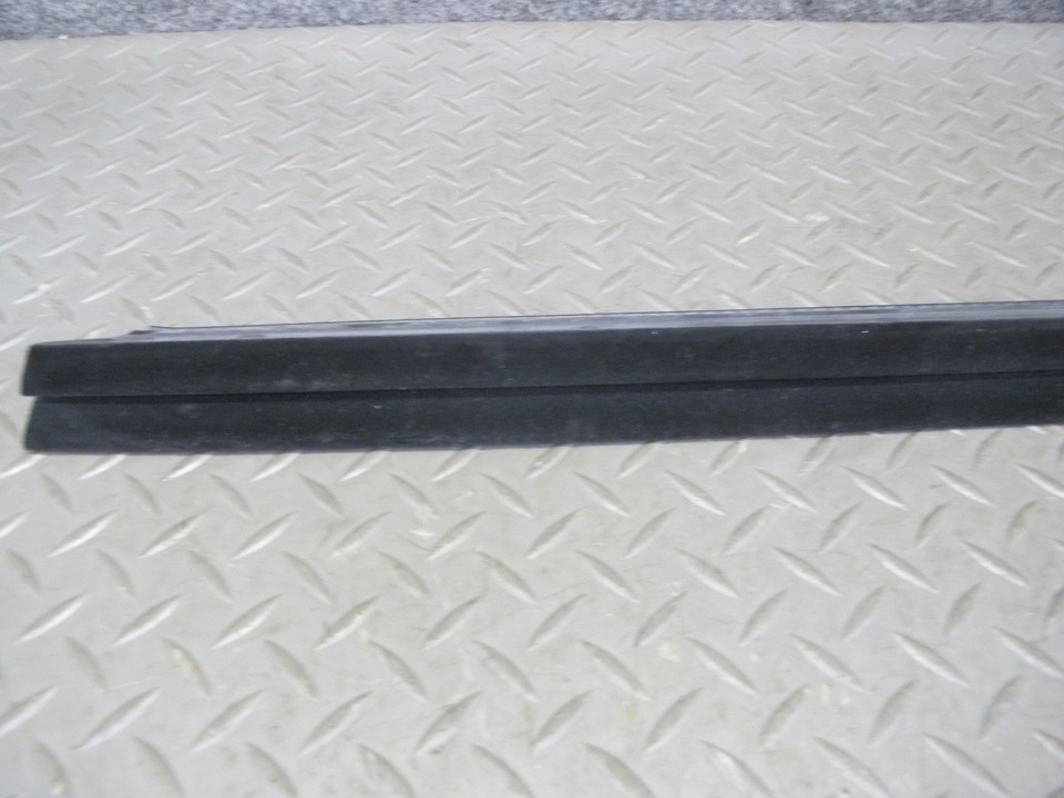 2003-2009 HUMMER H2 FRONT RIGHT WINDOW OUTER INNER WEATHERSTRIP RUBBER ...
