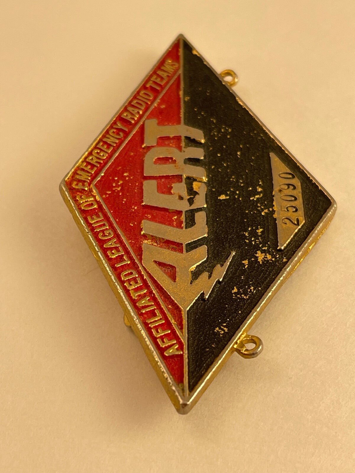 VINTAGE ALERT AFFILIATED LEAGUE OF EMERGENCY RADIO TEAMS BADGE METAL ...