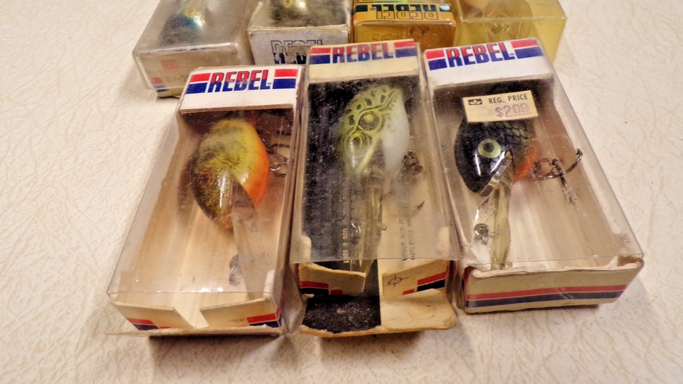 7 VINTAGE REBEL DEEP DIVING FISHING LURES - Great Condition - Take A ...