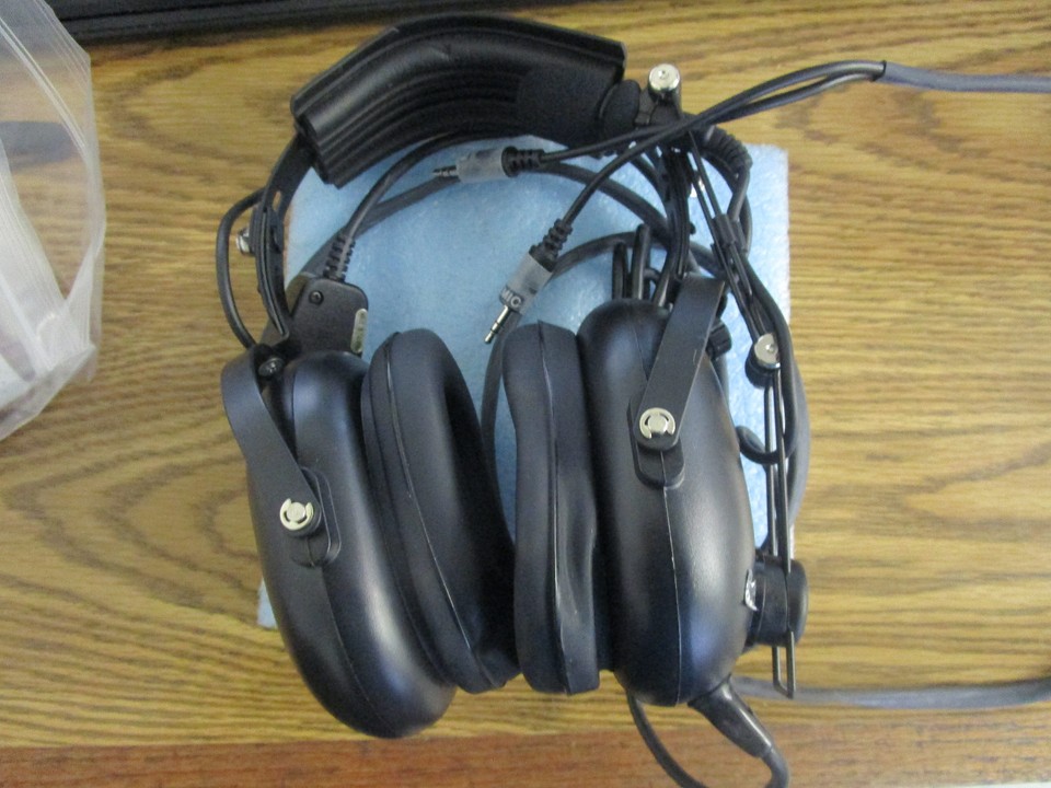Flightcom Model: 4DX Wired Cord Headset