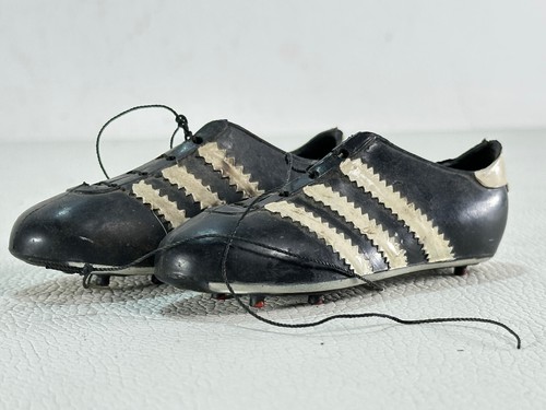 vintage adidas mini Fußballschuhe schwarz Weltmeisterschaft farbige ...