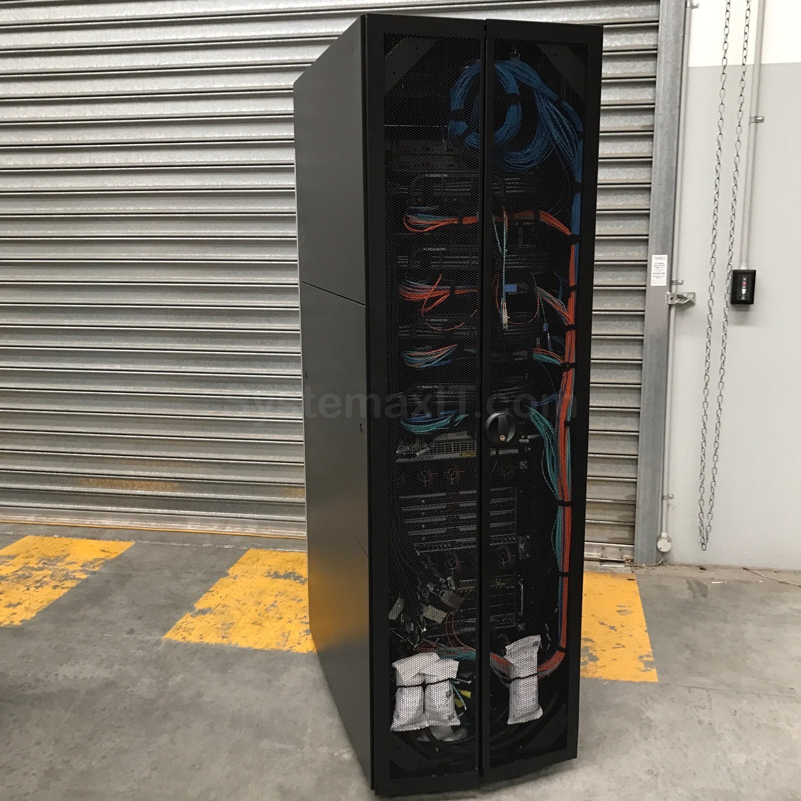 HPE Integrity Superdome 2 (SD2-10s) 5x CB900s Blades, 4x IOX Enclosues ...