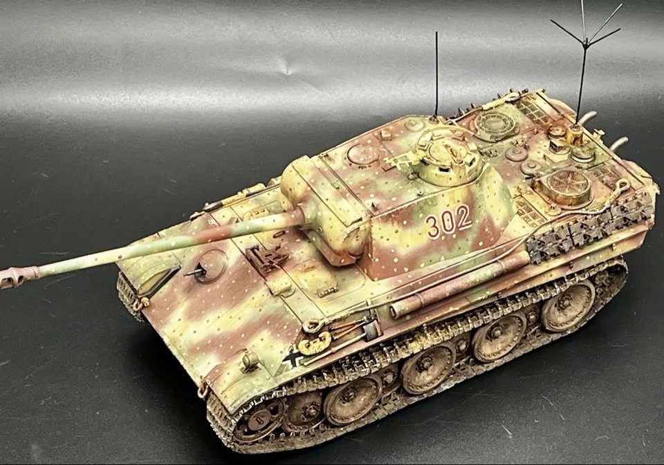 Built & Painted Tamiya 1/35 German Army Tank Panther G Late w Commander ...