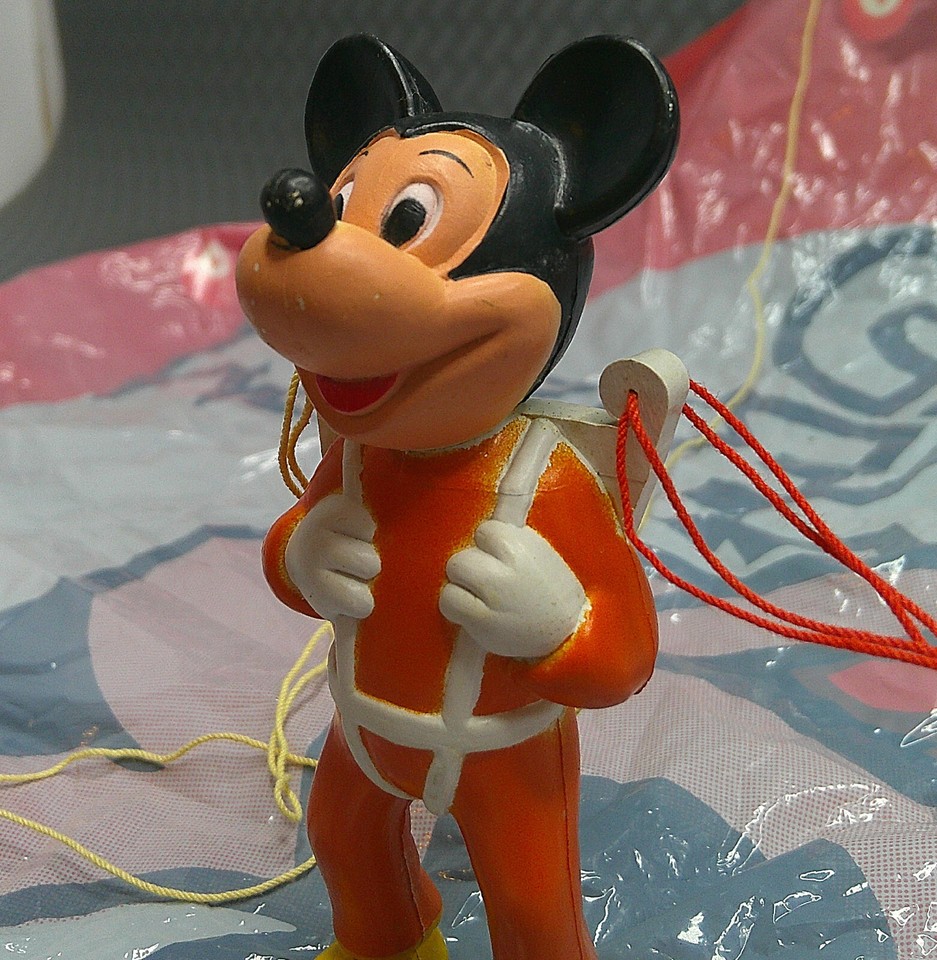 Vintage 1970s Durham Disney Mickey Mouse Club Skydiver 24" Parachute ...