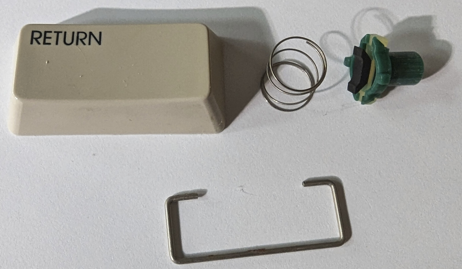 Commodore 128 C replacement 'Return' keycap w/plunger, spring ...
